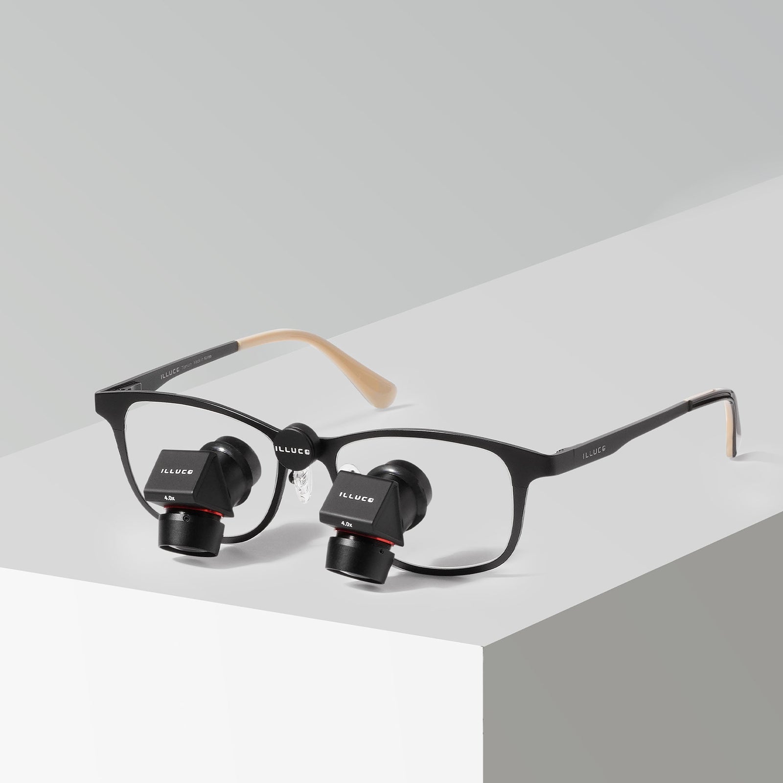 ILLUCO Ultimate Ergonomic Angled Loupes