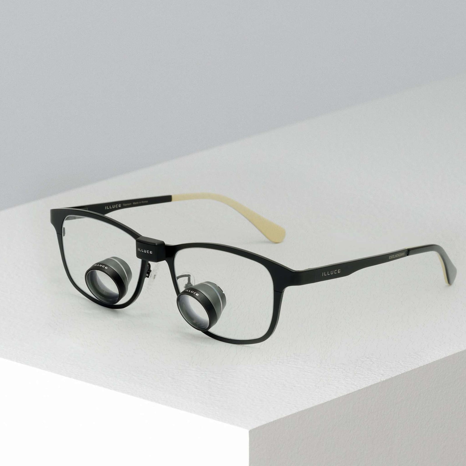 ILLUCO Dental and surgical Loupes